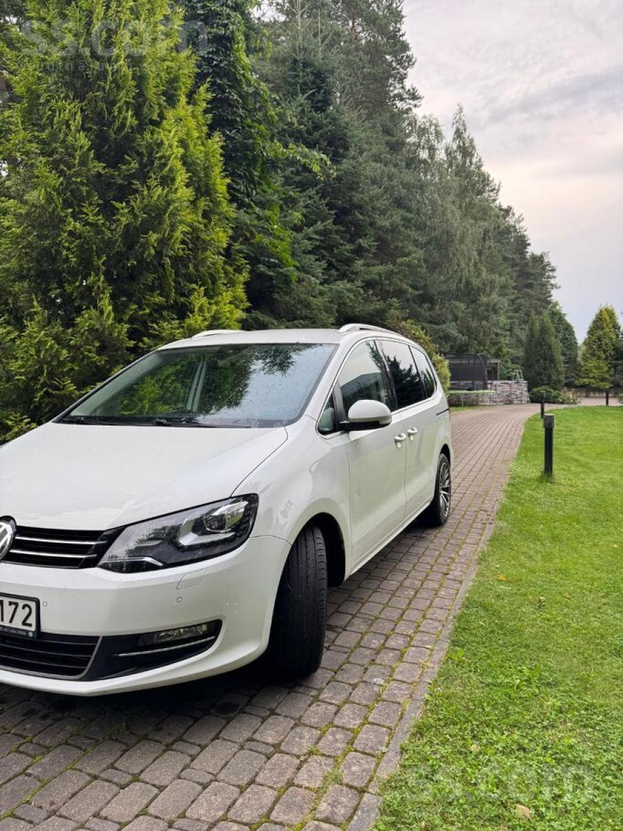 Balts Volkswagen Sharan 2017 Rīga, ar dzinēja tilpumu 2.00 L un nobraukumu 421 tūkst. km par 9450 €, foto 11 vietnē AUTOMOTO.COM.LV