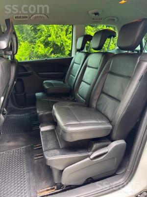 Balts Volkswagen Sharan 2017 Rīga, ar dzinēja tilpumu 2.00 L un nobraukumu 421 tūkst. km par 9450 €, foto 18 vietnē AUTOMOTO.COM.LV