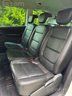Balts Volkswagen Sharan 2017 Rīga, ar dzinēja tilpumu 2.00 L un nobraukumu 421 tūkst. km par 9450 €, foto 19 vietnē AUTOMOTO.COM.LV