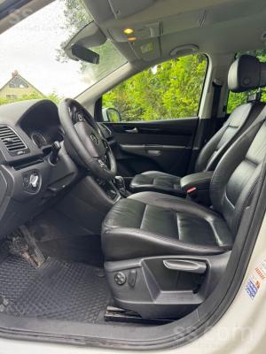Balts Volkswagen Sharan 2017 Rīga, ar dzinēja tilpumu 2.00 L un nobraukumu 421 tūkst. km par 9450 €, foto 22 vietnē AUTOMOTO.COM.LV