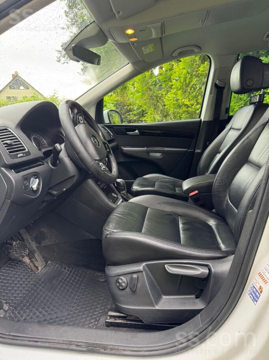 Balts Volkswagen Sharan 2017 Rīga, ar dzinēja tilpumu 2.00 L un nobraukumu 421 tūkst. km par 9450 €, foto 22 vietnē AUTOMOTO.COM.LV