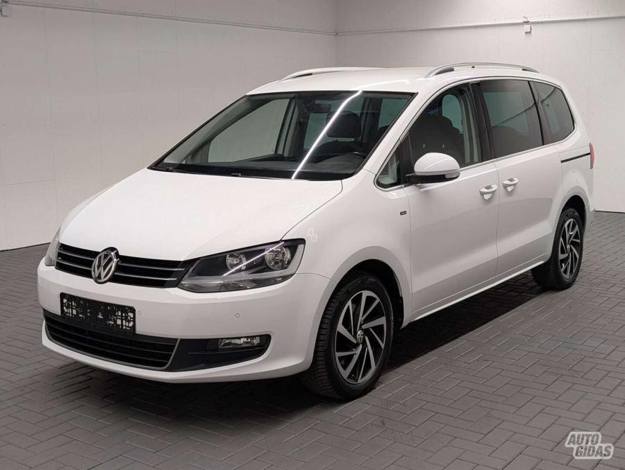 Balts Volkswagen Sharan 2018 Kauņa, ar dzinēja tilpumu 1.40 L un nobraukumu 98 tūkst. km par 21864 €, foto 1 vietnē AUTOMOTO.COM.LV