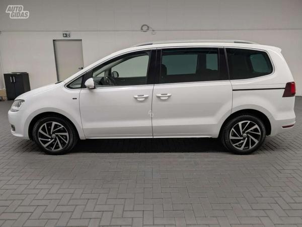 Balts Volkswagen Sharan 2018 Kauņa, ar dzinēja tilpumu 1.40 L un nobraukumu 98 tūkst. km par 21864 €, foto 2 vietnē AUTOMOTO.COM.LV