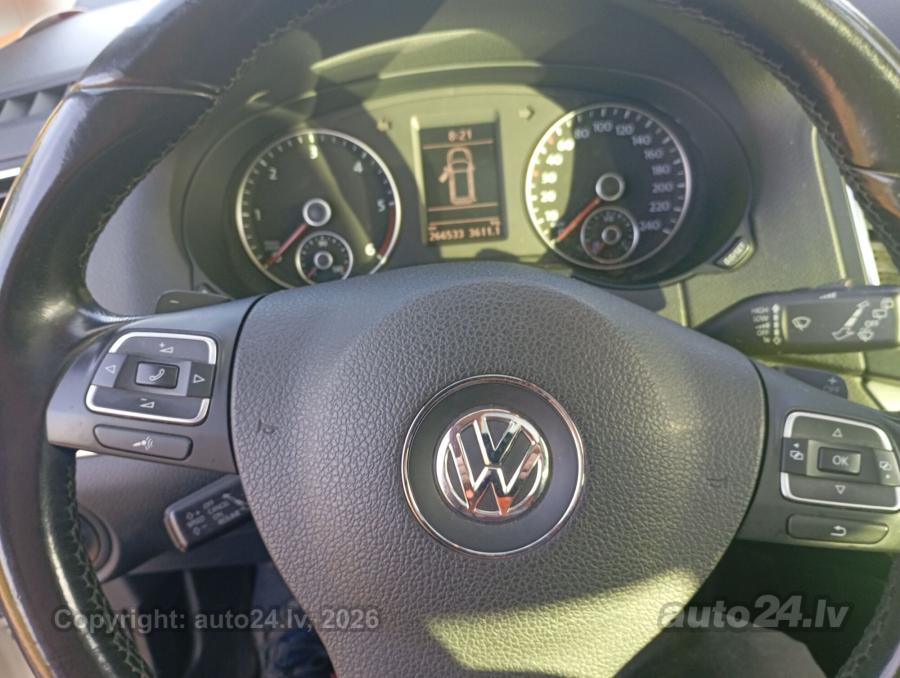 White Volkswagen Sharan 2012 in Tartu, with an engine capacity of 2.00 L and mileage of 267 thousand km for 7000 €, photo 8 on AUTOMOTO.COM.LV