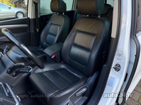 Balts Volkswagen Sharan 2012 Tartu, ar dzinēja tilpumu 2.00 L un nobraukumu 267 tūkst. km par 9800 €, foto 8 vietnē AUTOMOTO.COM.LV