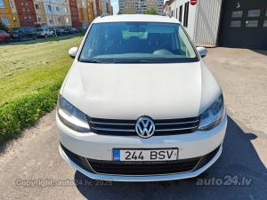 White Volkswagen Sharan 2013 in Tartu, with an engine capacity of 2.00 L and mileage of 305 thousand km for 6990 €, photo 5 on AUTOMOTO.COM.LV