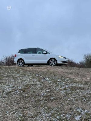 White Volkswagen Sharan 2015 in Siauliai, with an engine capacity of 2.00 L and mileage of 452 thousand km for 7300 €, photo  on AUTOMOTO.COM.LV