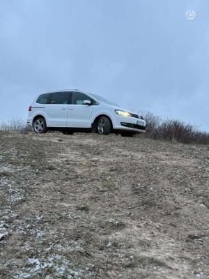 White Volkswagen Sharan 2015 in Siauliai, with an engine capacity of 2.00 L and mileage of 452 thousand km for 7300 €, photo 2 on AUTOMOTO.COM.LV