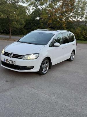 White Volkswagen Sharan 2015 in Siauliai, with an engine capacity of 2.00 L and mileage of 452 thousand km for 7300 €, photo 9 on AUTOMOTO.COM.LV