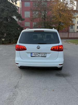 White Volkswagen Sharan 2015 in Siauliai, with an engine capacity of 2.00 L and mileage of 452 thousand km for 7300 €, photo 12 on AUTOMOTO.COM.LV