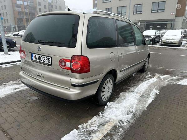 Yellow Volkswagen Sharan 2007 in Nemencine, with an engine capacity of 1.90 L and mileage of 250 thousand km for 3400 €, photo 7 on AUTOMOTO.COM.LV