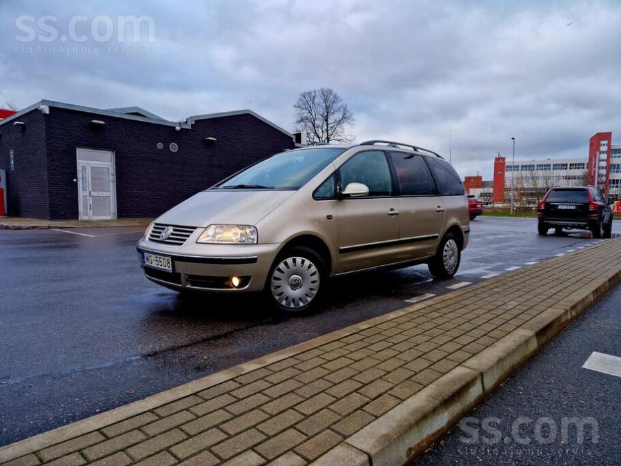 Dzeltens Volkswagen Sharan 2008 Rīga, ar dzinēja tilpumu 2.00 L un nobraukumu 271 tūkst. km par 3750 €, foto 1 vietnē AUTOMOTO.COM.LV
