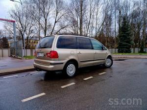 Dzeltens Volkswagen Sharan 2008 Rīga, ar dzinēja tilpumu 2.00 L un nobraukumu 271 tūkst. km par 3750 €, foto 2 vietnē AUTOMOTO.COM.LV