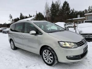 Yellow Volkswagen Sharan 2012 in Ukmerge, with an engine capacity of 1.97 L and mileage of 280 thousand km for 8800 €, photo  on AUTOMOTO.COM.LV