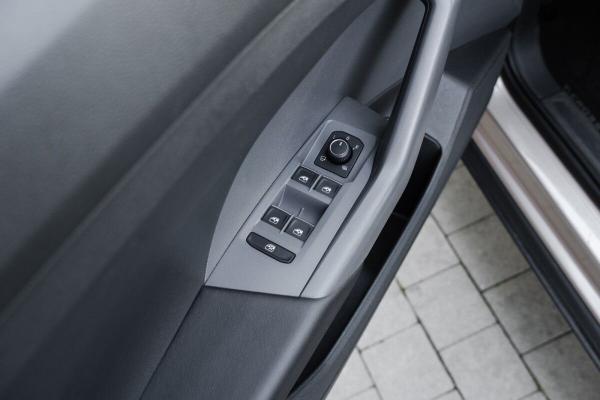 Smilšu krāsa Volkswagen T-Cross 2019 Mārupe, ar dzinēja tilpumu 1.00 L un nobraukumu 67 tūkst. km par 17900 €, foto 8 vietnē AUTOMOTO.COM.LV