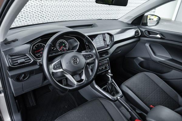 Smilšu krāsa Volkswagen T-Cross 2019 Mārupe, ar dzinēja tilpumu 1.00 L un nobraukumu 67 tūkst. km par 17900 €, foto 10 vietnē AUTOMOTO.COM.LV