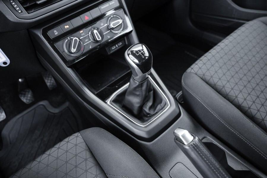 Smilšu krāsa Volkswagen T-Cross 2024 Mārupe, ar dzinēja tilpumu 1.00 L un nobraukumu 50 tūkst. km par 17100 €, foto 18 vietnē AUTOMOTO.COM.LV