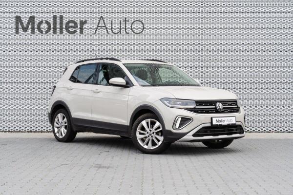 Volkswagen T-Cross 2025 in Marupe on AUTOMOTO.COM.LV Beige Volkswagen T-Cross 2025 in Marupe, with an engine capacity of 1.00 L and mileage of 38 thousand km for 22900 €, photo 3 on AUTOMOTO.COM.LV