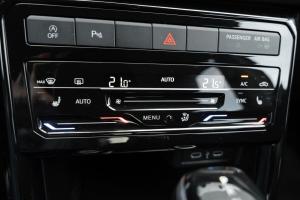 Smilšu krāsa Volkswagen T-Cross 2025 Mārupe, ar dzinēja tilpumu 1.00 L un nobraukumu 38 tūkst. km par 22900 €, foto 21 vietnē AUTOMOTO.COM.LV