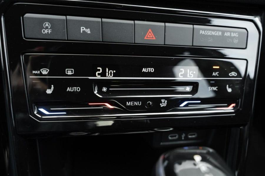 Smilšu krāsa Volkswagen T-Cross 2025 Mārupe, ar dzinēja tilpumu 1.00 L un nobraukumu 38 tūkst. km par 22900 €, foto 21 vietnē AUTOMOTO.COM.LV