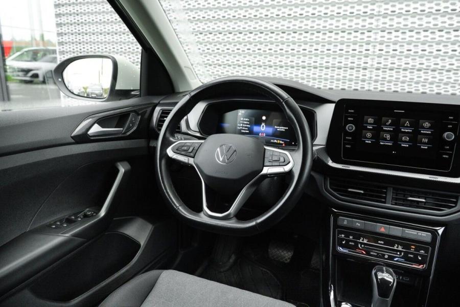 Smilšu krāsa Volkswagen T-Cross 2025 Mārupe, ar dzinēja tilpumu 1.00 L un nobraukumu 38 tūkst. km par 22900 €, foto 23 vietnē AUTOMOTO.COM.LV