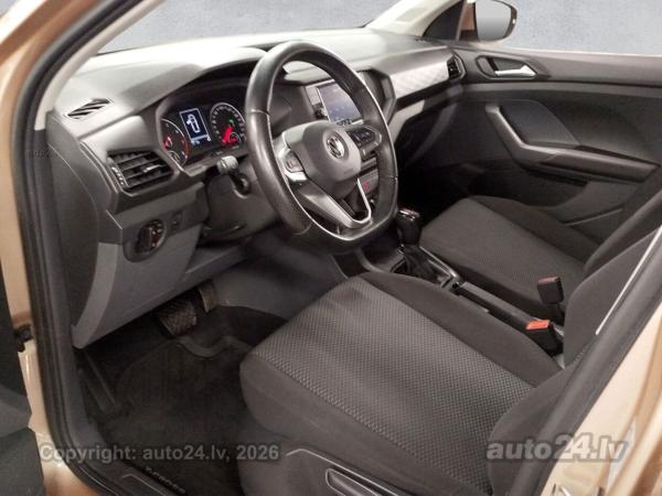 Smilšu krāsa Volkswagen T-Cross 2019 Tallina, ar dzinēja tilpumu 0.00 L un nobraukumu 98 tūkst. km par 11990 €, foto 3 vietnē AUTOMOTO.COM.LV