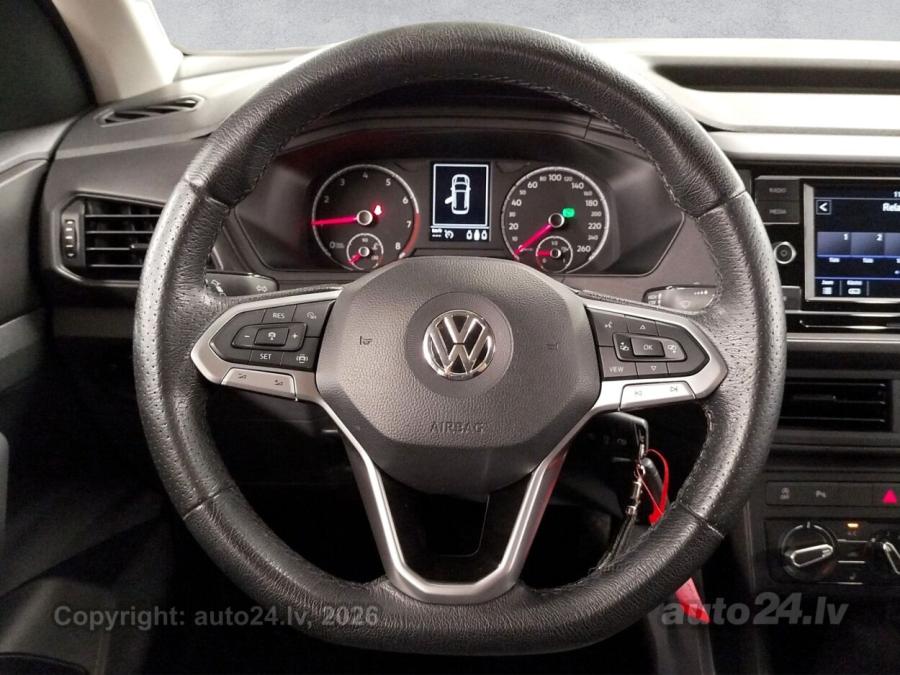 Beige Volkswagen T-Cross 2019 in Tallinn, with an engine capacity of 0.00 L and mileage of 98 thousand km for 11990 €, photo 4 on AUTOMOTO.COM.LV