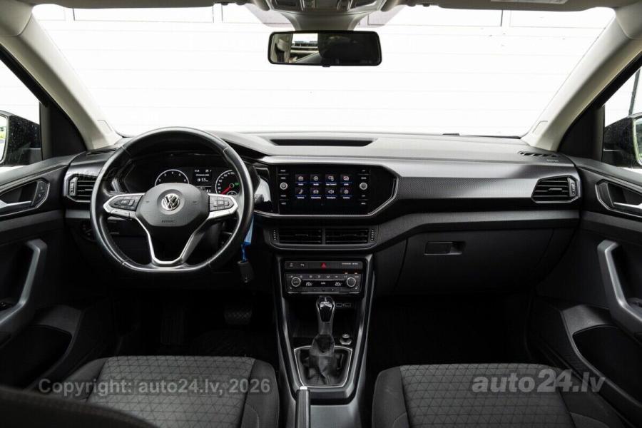 Black Volkswagen T-Cross 2019 in Riga, with an engine capacity of 1.00 L and mileage of 86 thousand km for 13250 €, photo 9 on AUTOMOTO.COM.LV