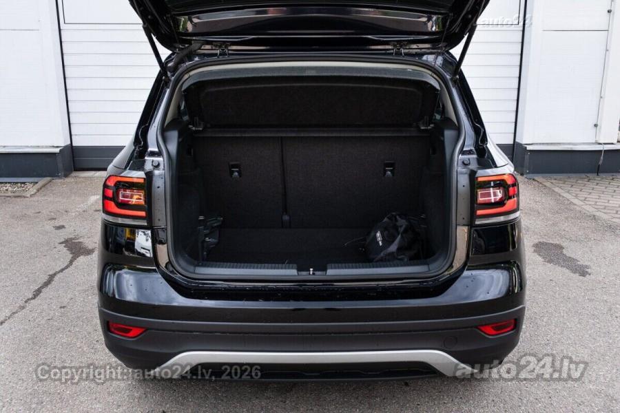 Black Volkswagen T-Cross 2019 in Riga, with an engine capacity of 1.00 L and mileage of 86 thousand km for 13250 €, photo 15 on AUTOMOTO.COM.LV
