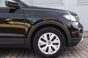 Black Volkswagen T-Cross 2019 in Ventspils, with an engine capacity of 1.00 L and mileage of 46 thousand km for 13450 €, photo 10 on AUTOMOTO.COM.LV