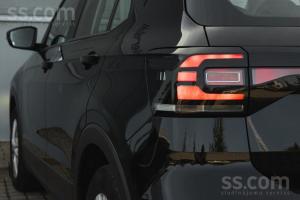 Black Volkswagen T-Cross 2019 in Ventspils, with an engine capacity of 1.00 L and mileage of 46 thousand km for 13450 €, photo 12 on AUTOMOTO.COM.LV