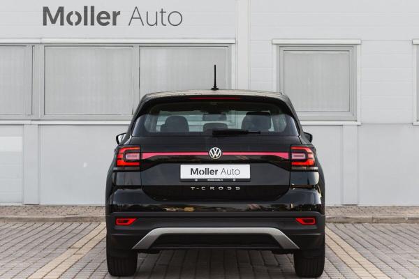 Melns Volkswagen T-Cross 2019 Ventspils, ar dzinēja tilpumu 1.00 L un nobraukumu 46 tūkst. km par 13450 €, foto 5 vietnē AUTOMOTO.COM.LV