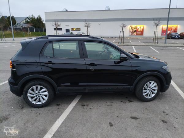 Black Volkswagen T-Cross 2020 in Alytus, with an engine capacity of 1.00 L and mileage of 200 thousand km for 8200 €, photo 6 on AUTOMOTO.COM.LV