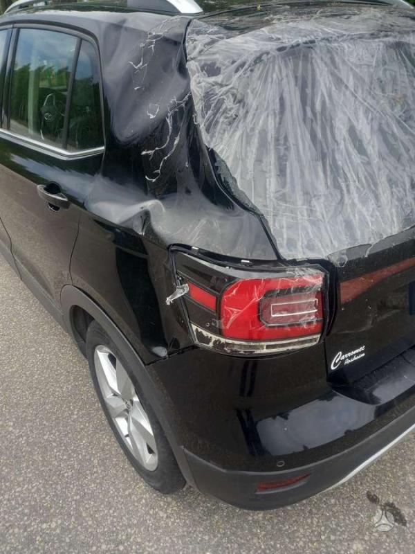 Black Volkswagen T-Cross 2020 in Panevezys, with an engine capacity of 1.00 L and mileage of 100 thousand km for 6700 €, photo 6 on AUTOMOTO.COM.LV