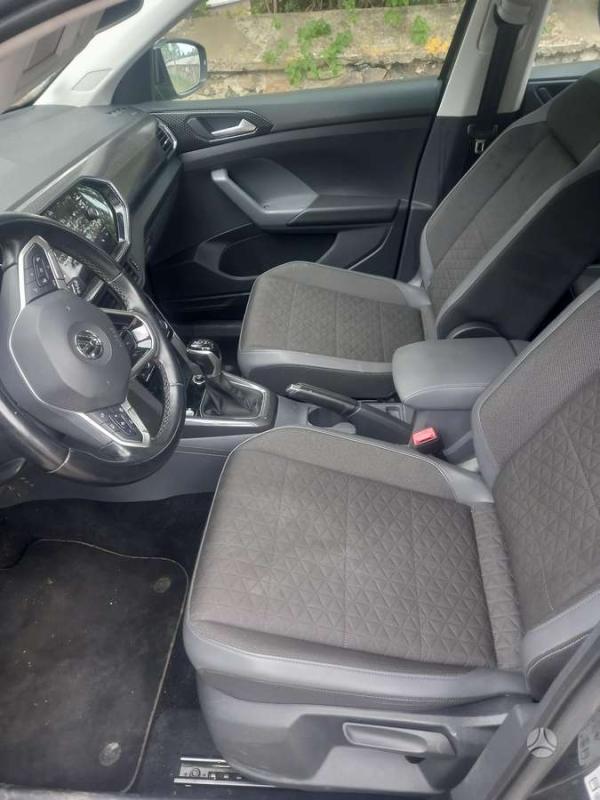 Black Volkswagen T-Cross 2020 in Panevezys, with an engine capacity of 1.00 L and mileage of 100 thousand km for 6700 €, photo 10 on AUTOMOTO.COM.LV