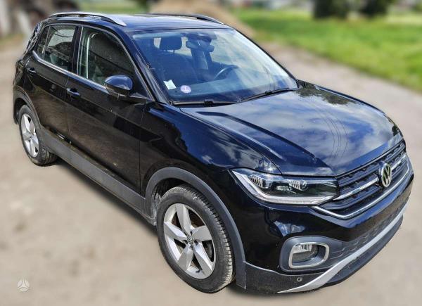 Melns Volkswagen T-Cross 2020 Panevēža, ar dzinēja tilpumu 1.00 L un nobraukumu 103 tūkst. km par 6500 €, foto 2 vietnē AUTOMOTO.COM.LV