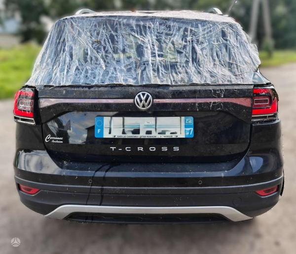 Melns Volkswagen T-Cross 2020 Panevēža, ar dzinēja tilpumu 1.00 L un nobraukumu 103 tūkst. km par 6500 €, foto 6 vietnē AUTOMOTO.COM.LV