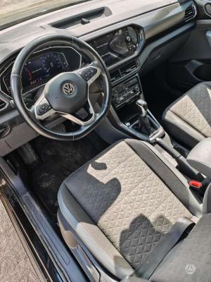 Melns Volkswagen T-Cross 2020 Panevēža, ar dzinēja tilpumu 1.00 L un nobraukumu 103 tūkst. km par 6500 €, foto 12 vietnē AUTOMOTO.COM.LV