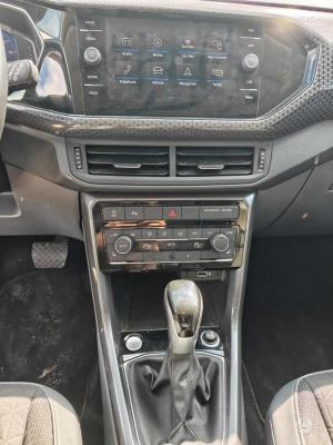 Melns Volkswagen T-Cross 2020 Panevēža, ar dzinēja tilpumu 1.00 L un nobraukumu 103 tūkst. km par 6500 €, foto 14 vietnē AUTOMOTO.COM.LV