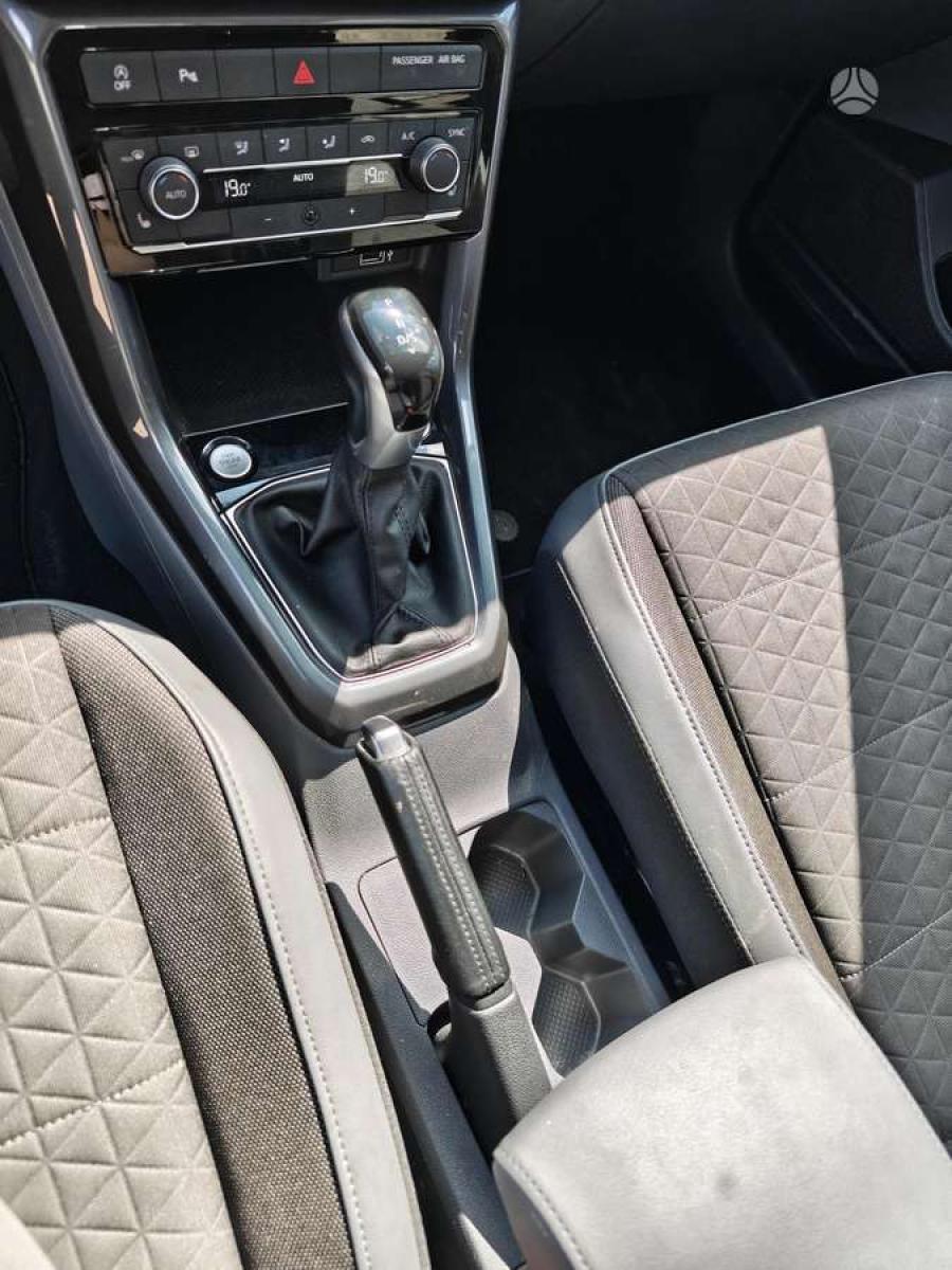 Melns Volkswagen T-Cross 2020 Panevēža, ar dzinēja tilpumu 1.00 L un nobraukumu 103 tūkst. km par 6500 €, foto 15 vietnē AUTOMOTO.COM.LV