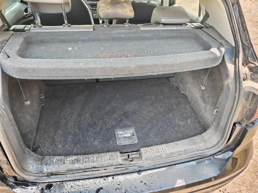 Melns Volkswagen T-Cross 2020 Panevēža, ar dzinēja tilpumu 1.00 L un nobraukumu 103 tūkst. km par 6500 €, foto 19 vietnē AUTOMOTO.COM.LV
