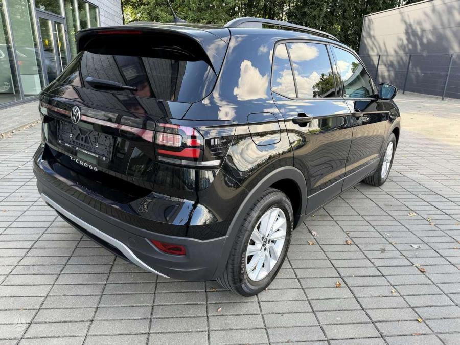 Melns Volkswagen T-Cross 2020 Kauņa, ar dzinēja tilpumu 1.00 L un nobraukumu 201 tūkst. km par 9900 €, foto 4 vietnē AUTOMOTO.COM.LV