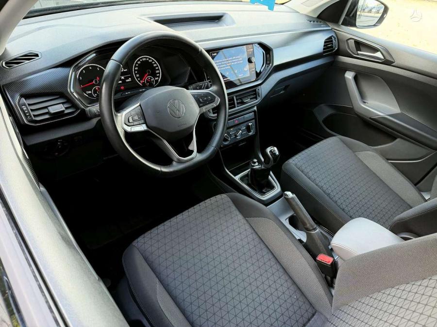 Melns Volkswagen T-Cross 2020 Kauņa, ar dzinēja tilpumu 1.00 L un nobraukumu 201 tūkst. km par 9900 €, foto 6 vietnē AUTOMOTO.COM.LV