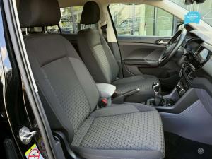 Melns Volkswagen T-Cross 2020 Kauņa, ar dzinēja tilpumu 1.00 L un nobraukumu 201 tūkst. km par 9900 €, foto 10 vietnē AUTOMOTO.COM.LV