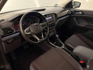Black Volkswagen T-Cross 2020 in Marijampole, with an engine capacity of 1.60 L and mileage of 80 thousand km for 15999 €, photo 3 on AUTOMOTO.COM.LV