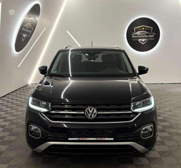 Volkswagen T-Cross 2020 in Marijampole on AUTOMOTO.COM.LV Black Volkswagen T-Cross 2020 in Marijampole, with an engine capacity of 1.60 L and mileage of 80 thousand km for 15999 €, photo 6 on AUTOMOTO.COM.LV