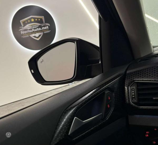 Volkswagen T-Cross 2020 in Marijampole on AUTOMOTO.COM.LV Black Volkswagen T-Cross 2020 in Marijampole, with an engine capacity of 1.60 L and mileage of 80 thousand km for 15999 €, photo 8 on AUTOMOTO.COM.LV