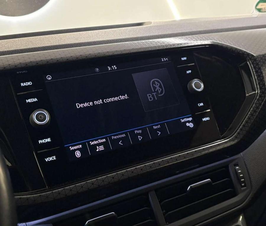 Black Volkswagen T-Cross 2020 in Marijampole, with an engine capacity of 1.60 L and mileage of 80 thousand km for 15999 €, photo 16 on AUTOMOTO.COM.LV