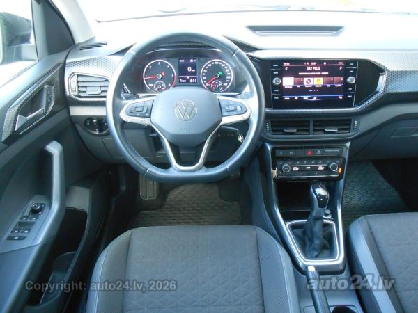 Black Volkswagen T-Cross 2020 in Viljandi, with an engine capacity of 1.60 L and mileage of 117 thousand km for 15990 €, photo 6 on AUTOMOTO.COM.LV