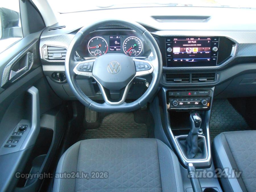 Black Volkswagen T-Cross 2020 in Viljandi, with an engine capacity of 1.60 L and mileage of 117 thousand km for 15990 €, photo 6 on AUTOMOTO.COM.LV
